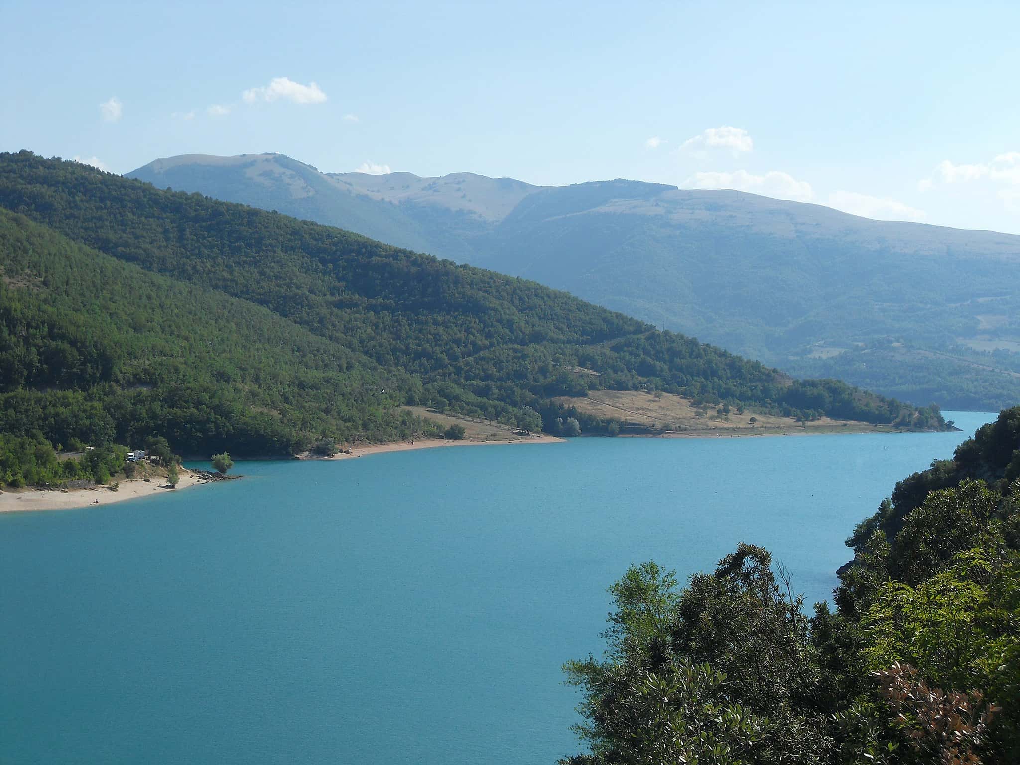 Things to do on and around Fiastra lake in a day