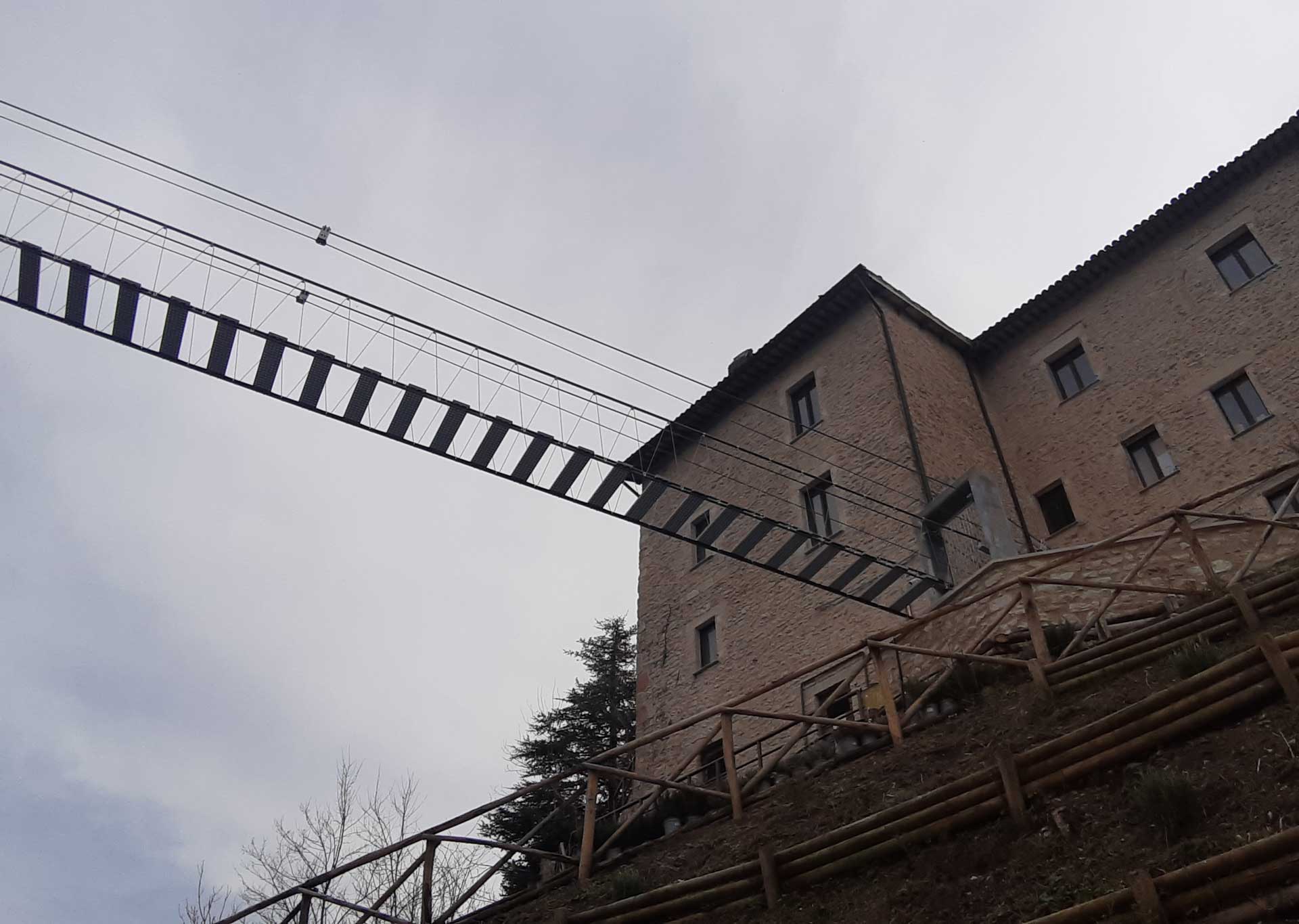 Visit the Sellano Tibetan Bridge and Castelluccio village | Vacanze a ...